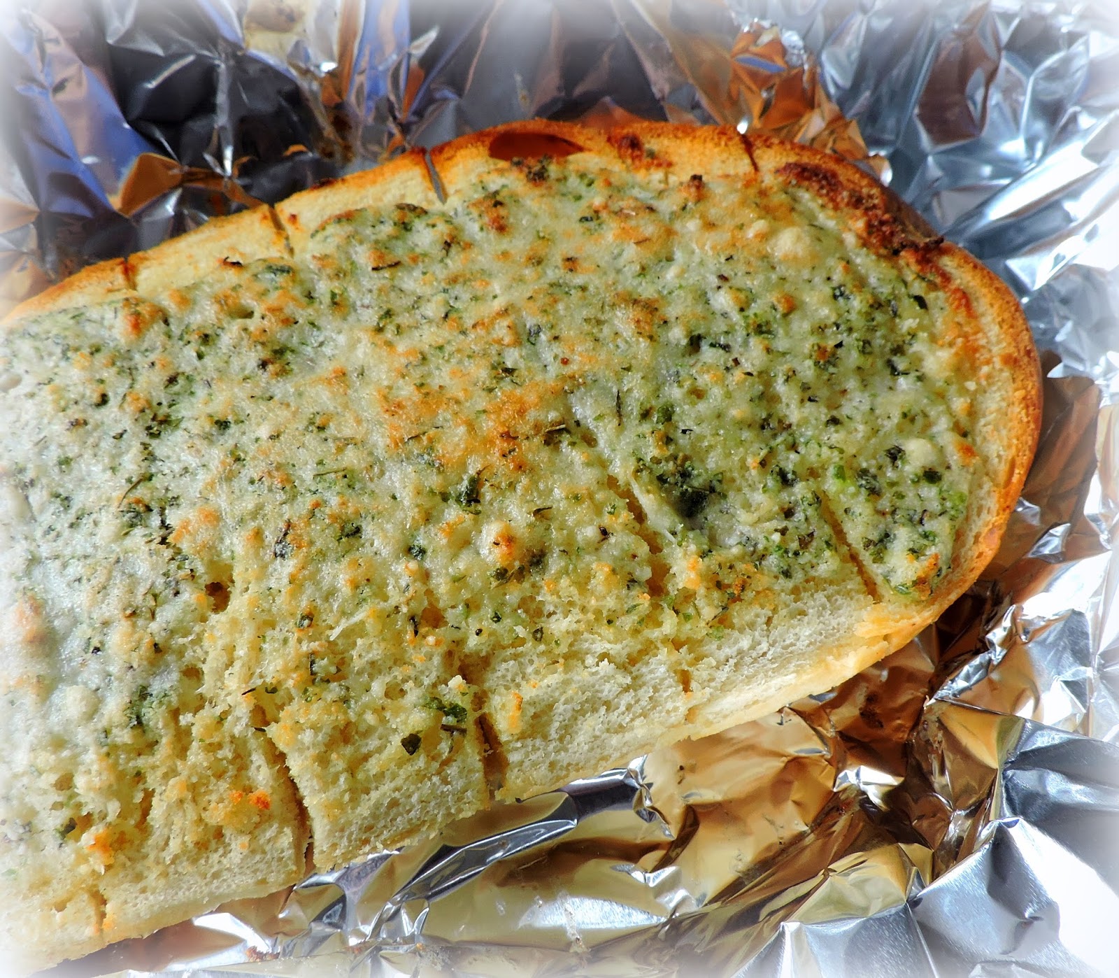 Herbed Garlic Cheese Bread | The English Kitchen