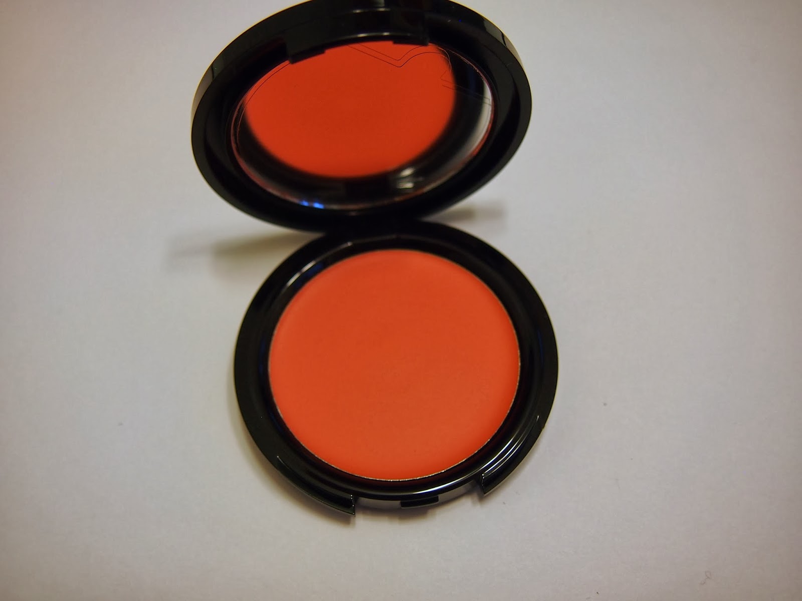 My Beauty Box: New Make Up Forever HD Blushes, Review and Swatches