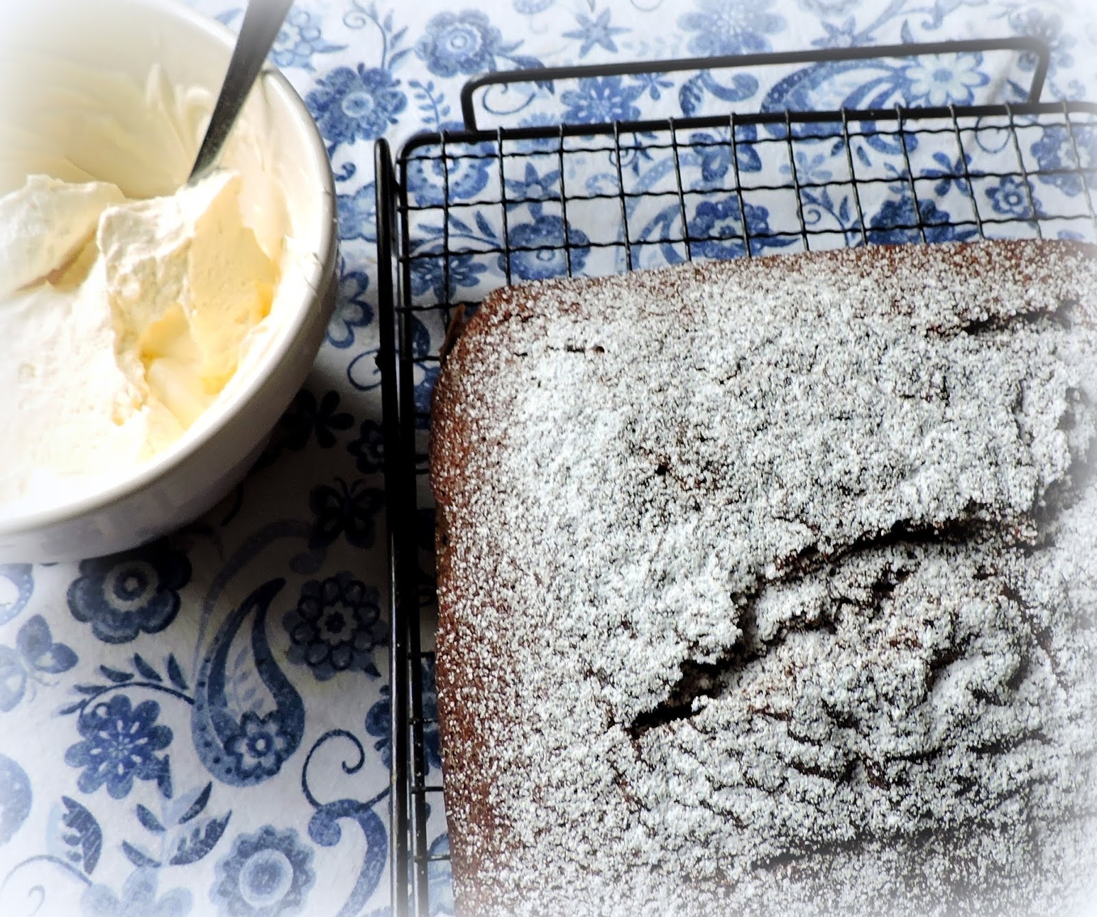 Blue Ribbon Gingerbread | The English Kitchen