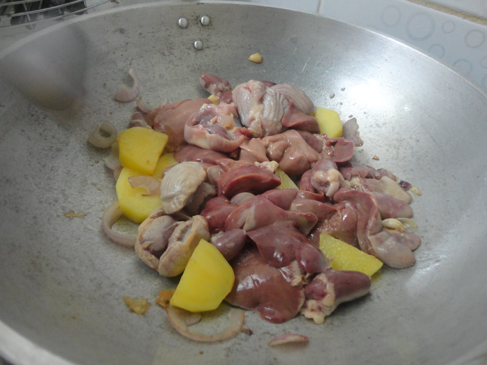THE DENTIST IS IN THE KITCHEN: Adobong Atay Balun-balunan ng Manok ...