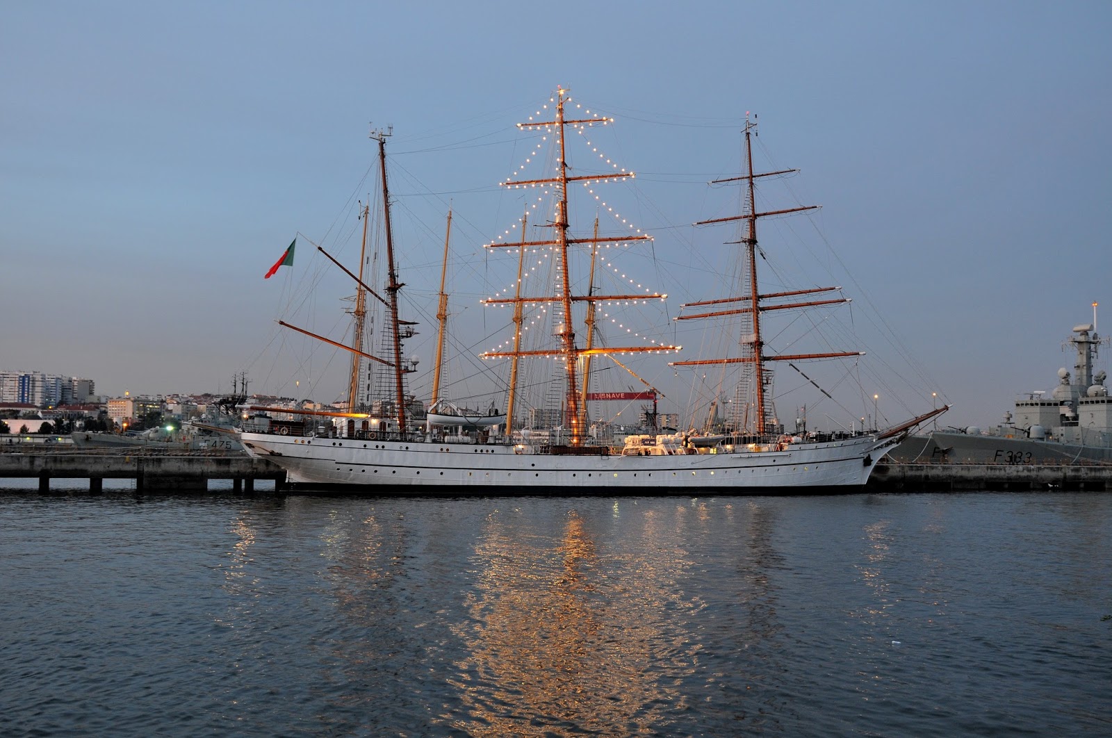 SHIPS & THE SEA - BLOGUE dos NAVIOS e do MAR: December 2016