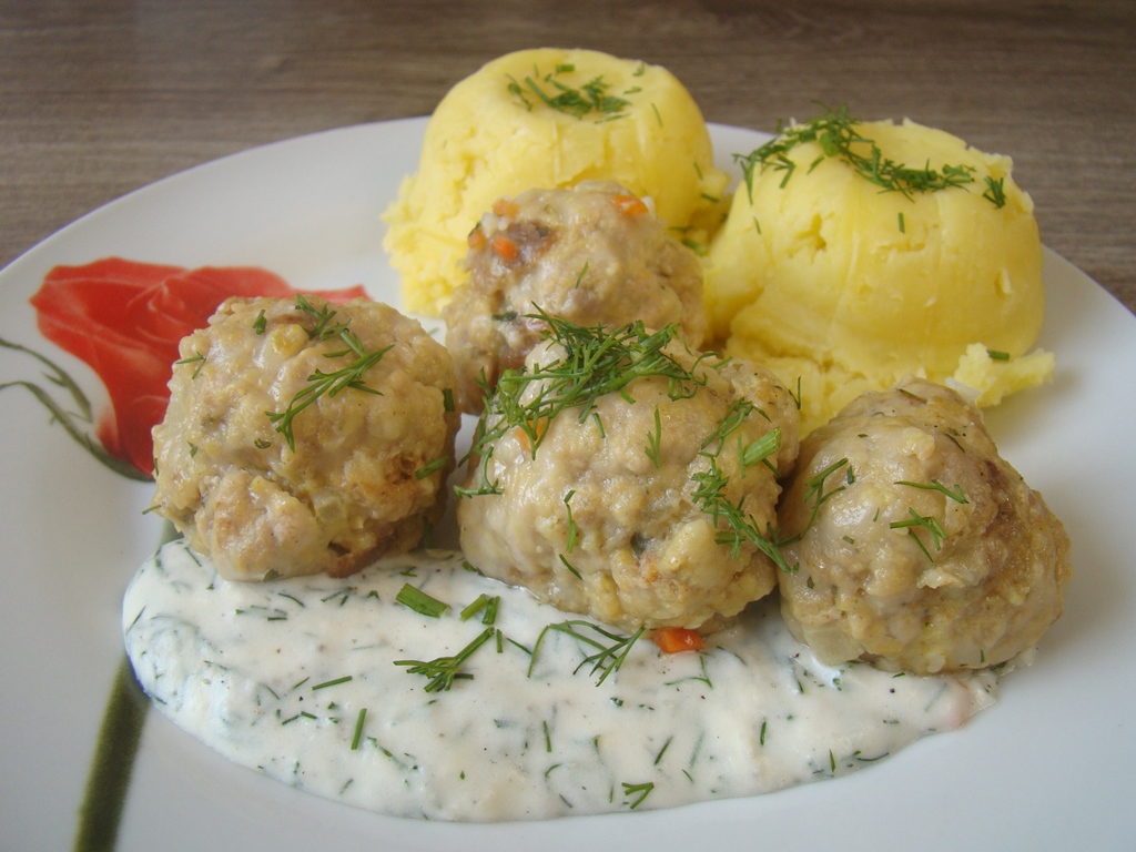 Pyza & Surówka: Pulpety w sosie koperkowym