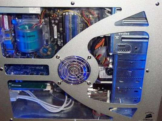 40 Casing PC Desktop Yang Sangat Unik dan Menawan