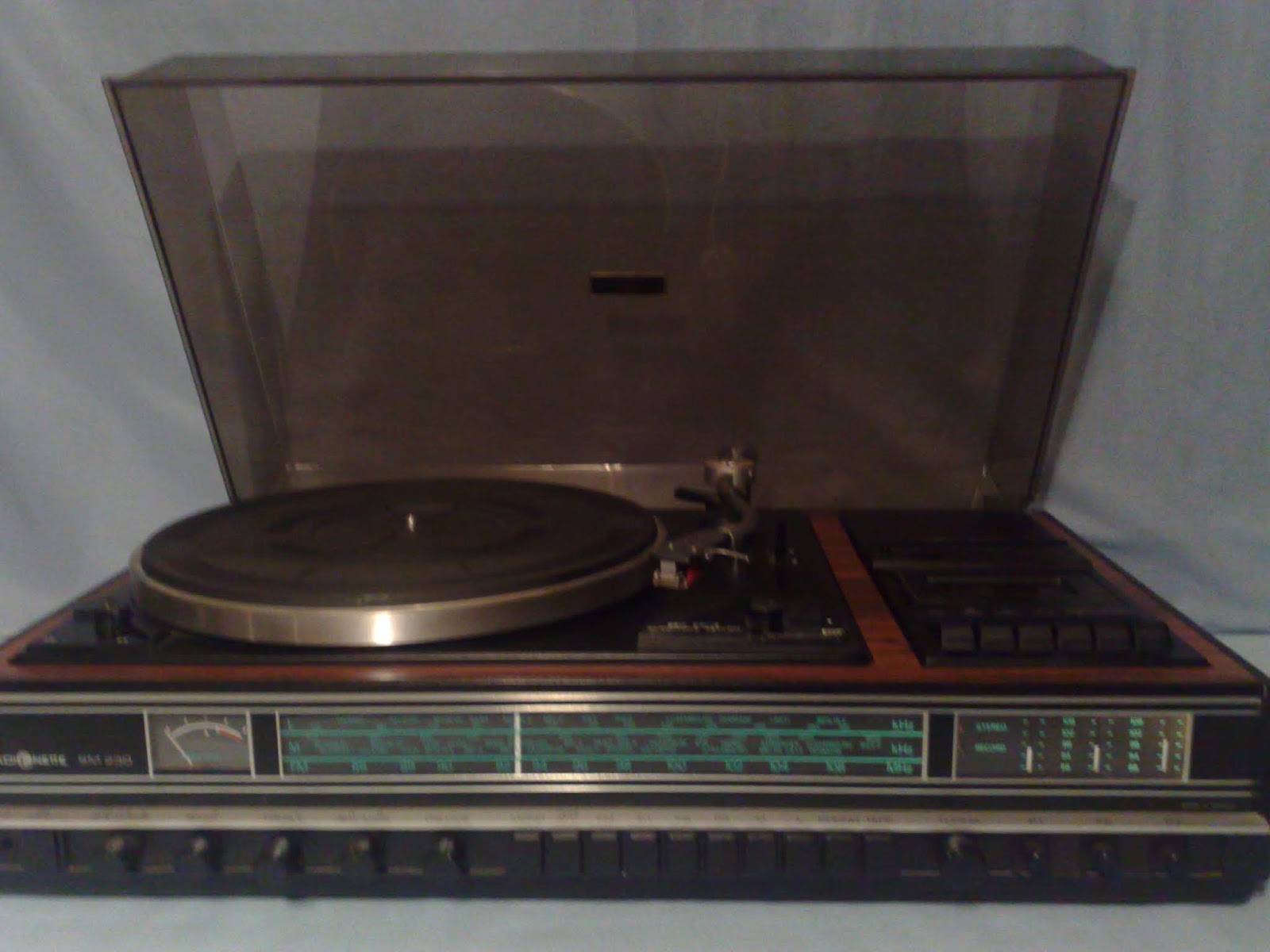 TOM's TECH TOYS: SOUNDMASTER