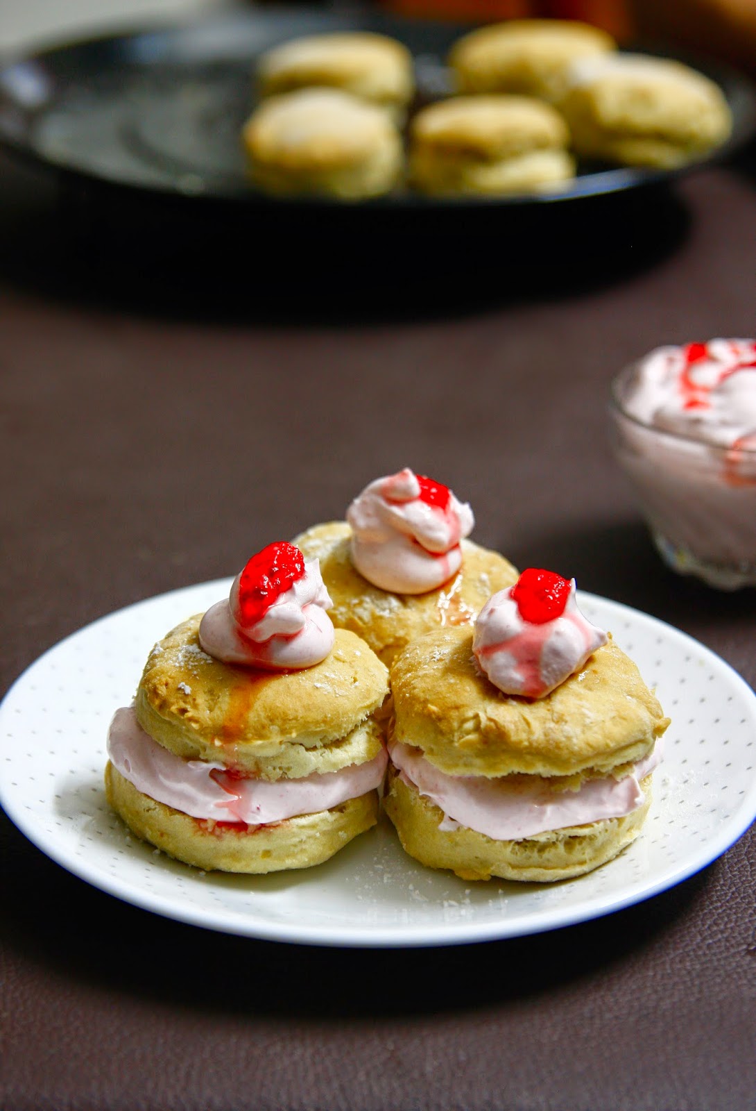 Nimmy's Kitchen: Vanilla Scones with Strawberry Cream Filling