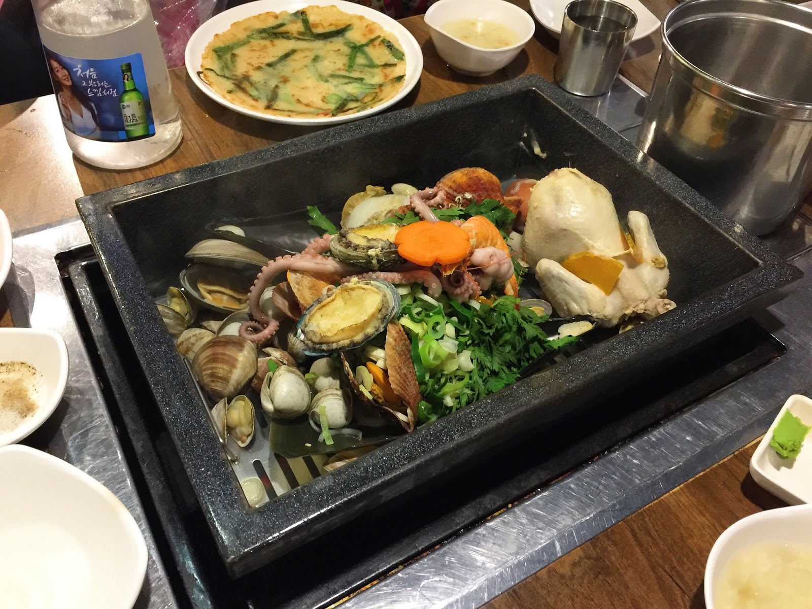 Loco Loco Seafood 로꼬로꼬조개찜 (Seoul, SOUTH KOREA) ★★★☆☆ | A traveling ...