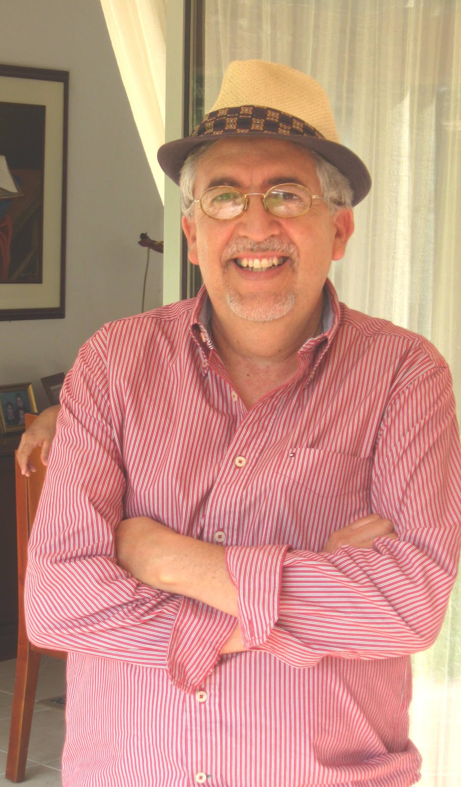 PERIODISMO LIBRE: 2. Noticia. Ocho ponencias y un debate