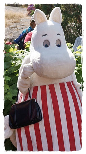 Mymlen og My: Mummimamma i heklet utgave.