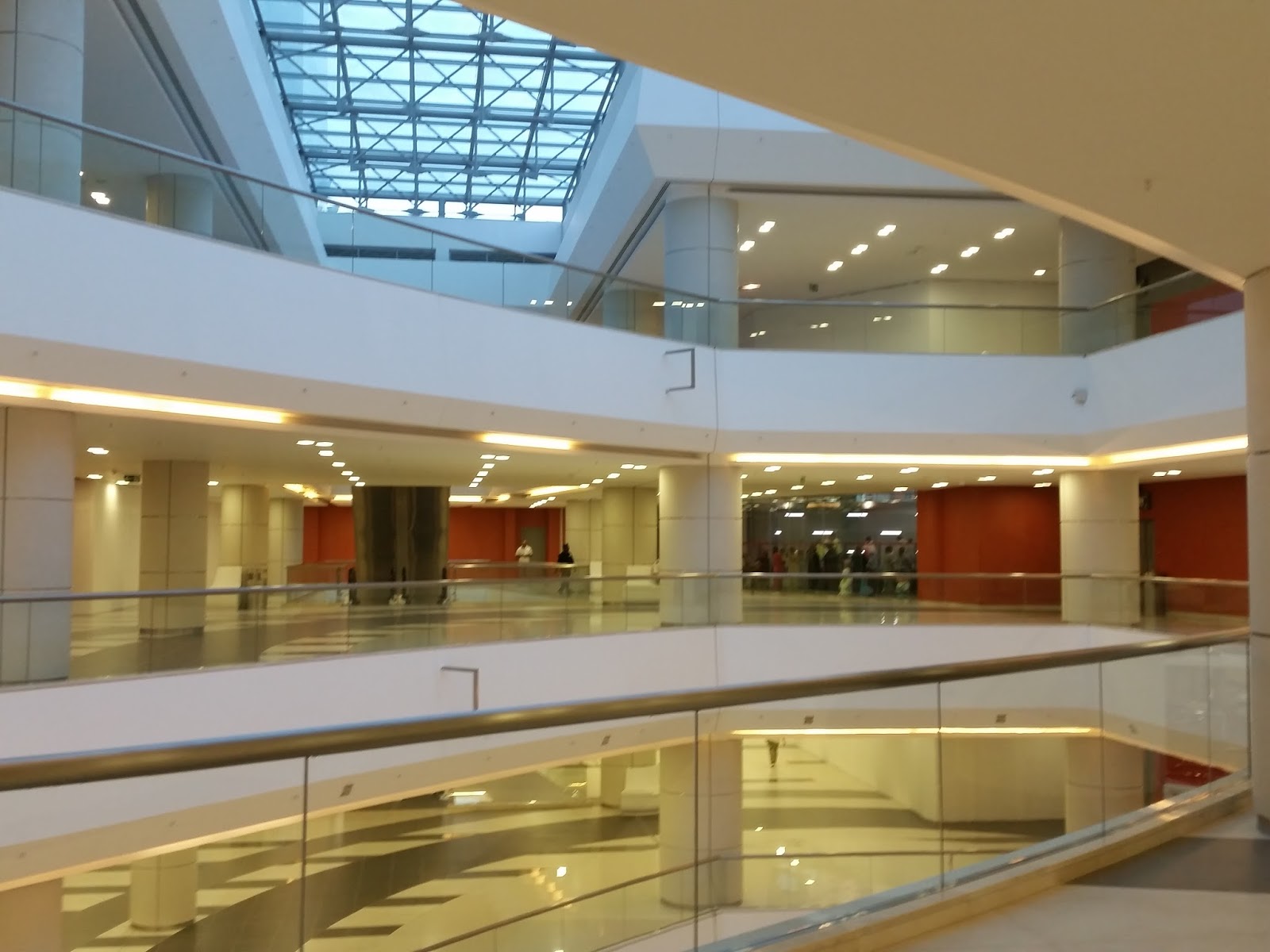 Life in Kuwait Blog: Promenade Mall Hawally