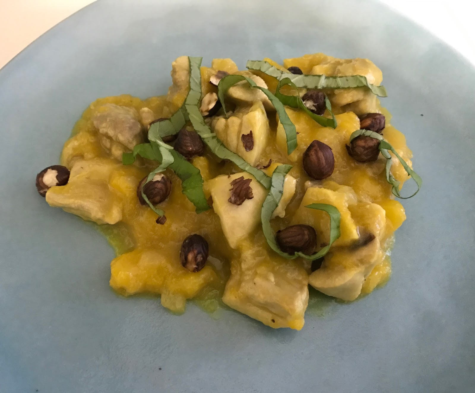 Softly: Pollo al mango con nocciole tostate