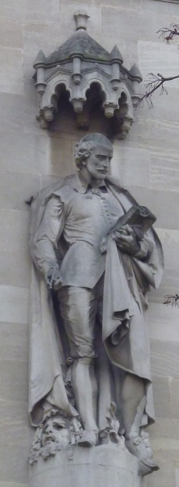 Dr Tony Shaw: The Arkwright Building, Nottingham, and Its Statues