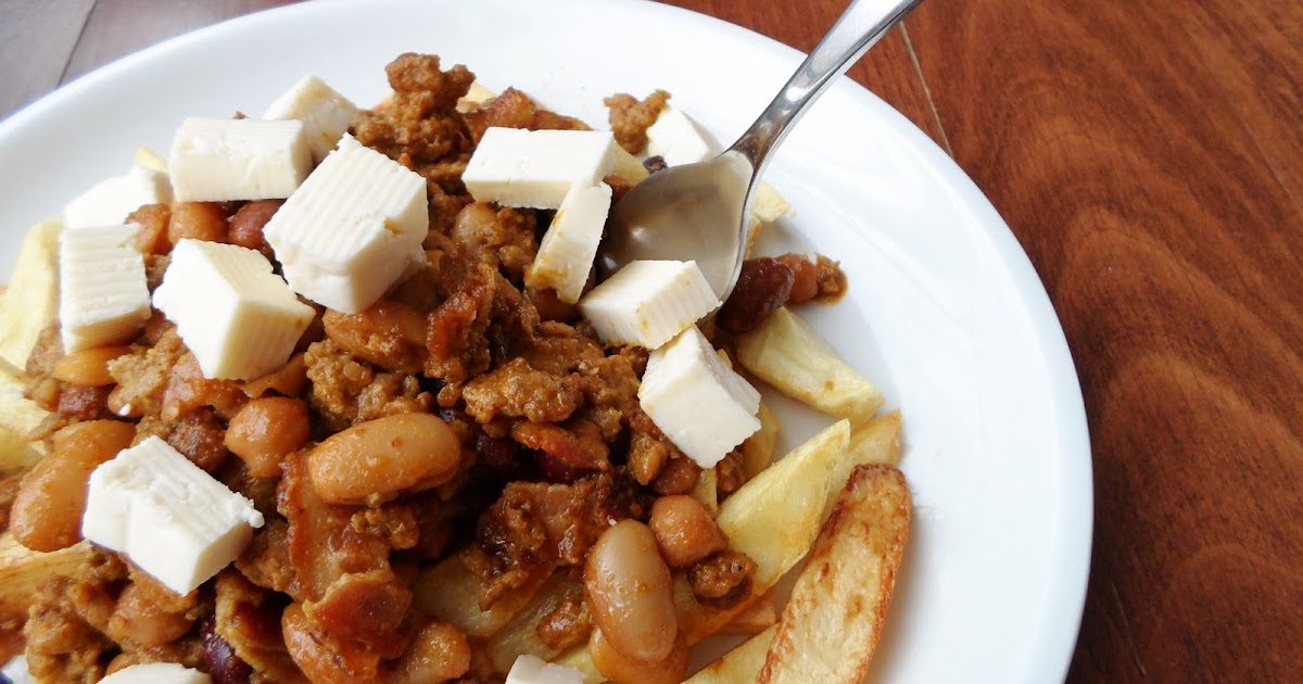 Chili au porc et aux haricots à oeil noir, façon poutine