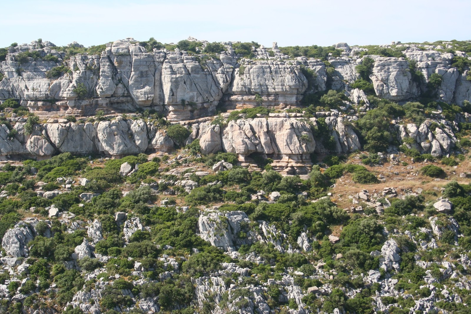 CASARES INFORMACION: La Junta de Andalucía pretende regular la escalada ...
