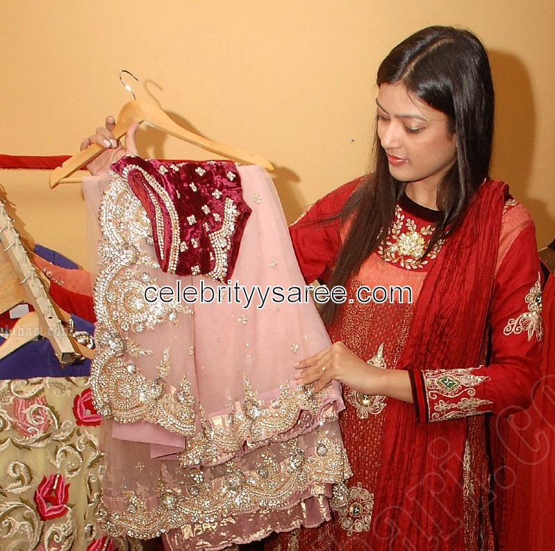 Velvet Blouse for Designer Sarees - Saree Blouse Patterns