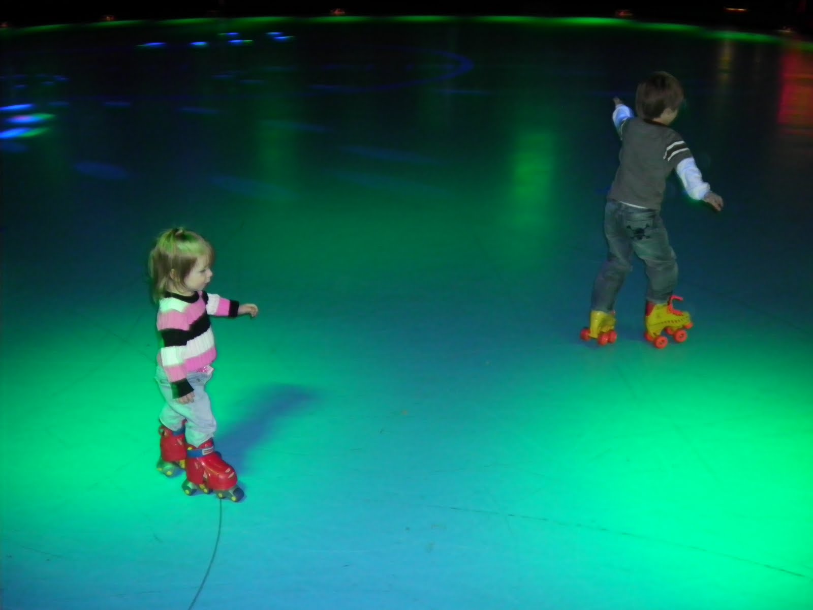 Casey and Whitney Mckell: Classic skating