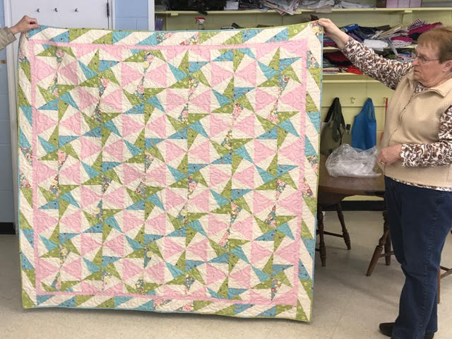 QUILTING WITH AREA 3: Lisbon Krazy Kwilters Help Local Family