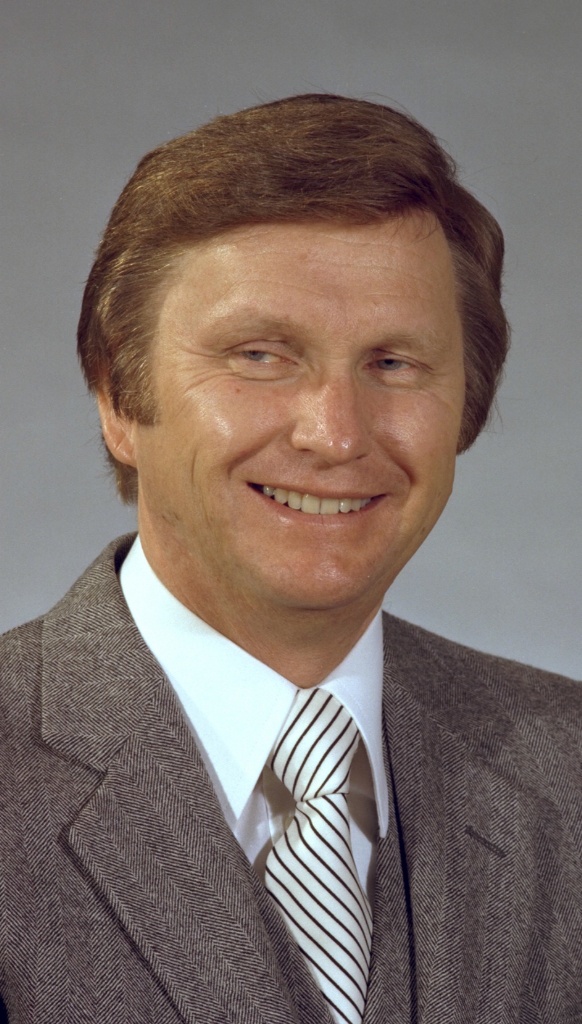 drivingandlife: GM PONIES UP