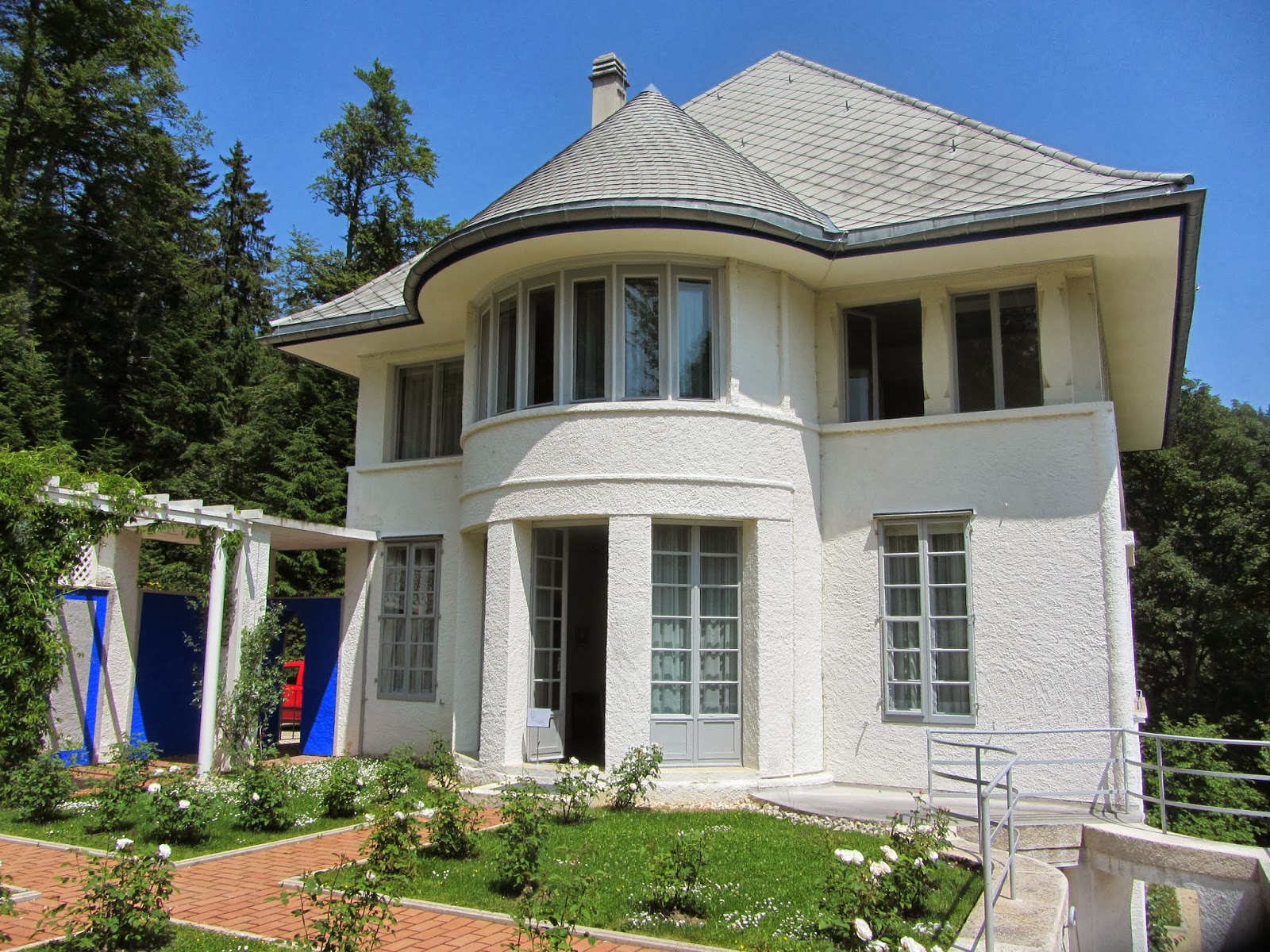 Emilie's daughter: La Maison blanche