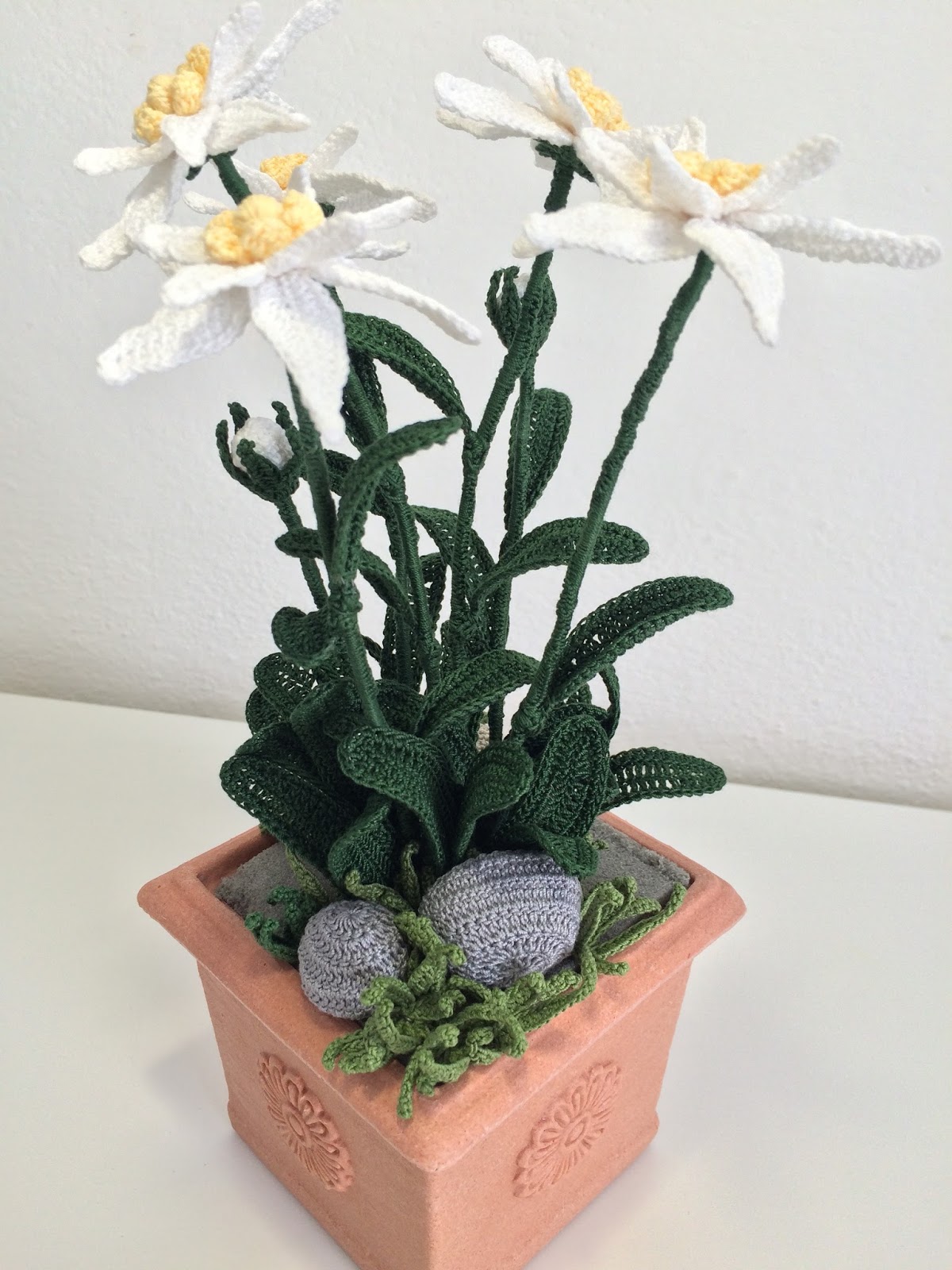 How to crochet a Edelweiss