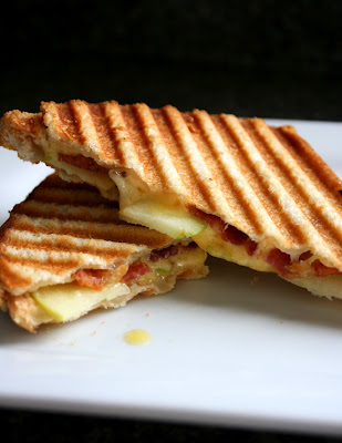 BREANNA'S RECIPE BOX: Bacon, Apple and Cheddar Panini