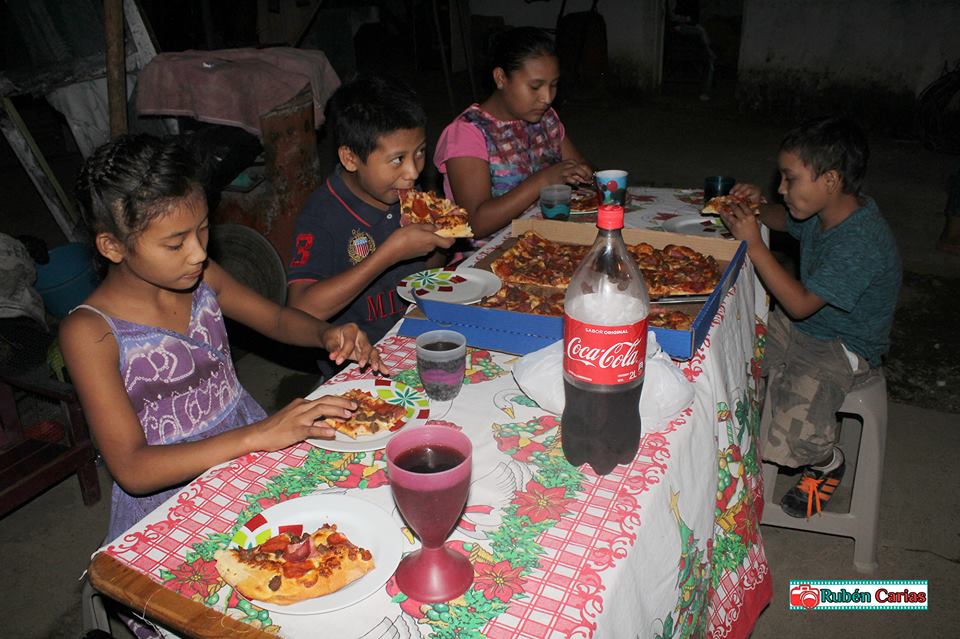 CELEBRANDO LAS FIESTAS DE FIN DE AÑO CON LOS NIÑOS ~ Soy De Chiquimulilla