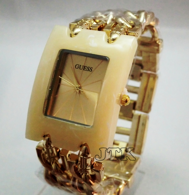 JAM TANGAN GUESS GADING PETAK STAINLESS GOLD Rp 230.000