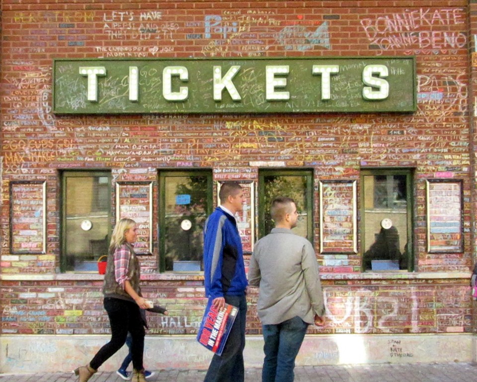 Seth Saith: A Championship Photo Gallery, including Pictures of the ...