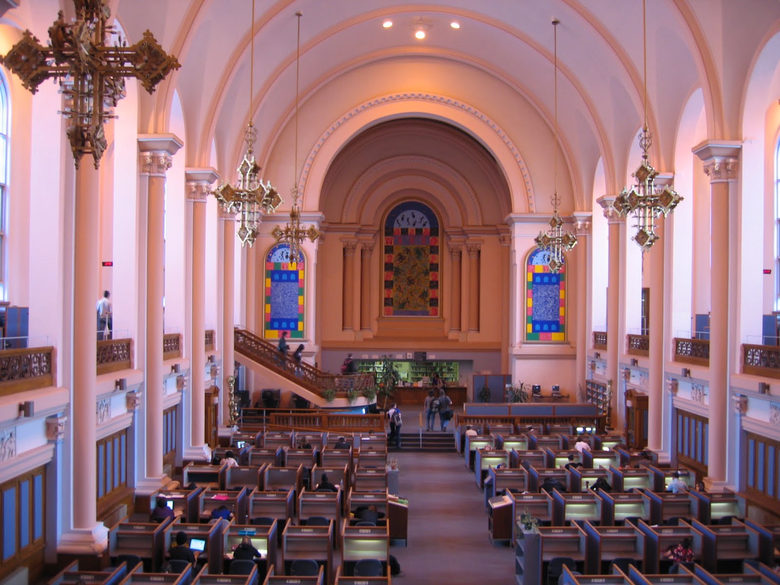 Only connect: Montreal's sacred stacks