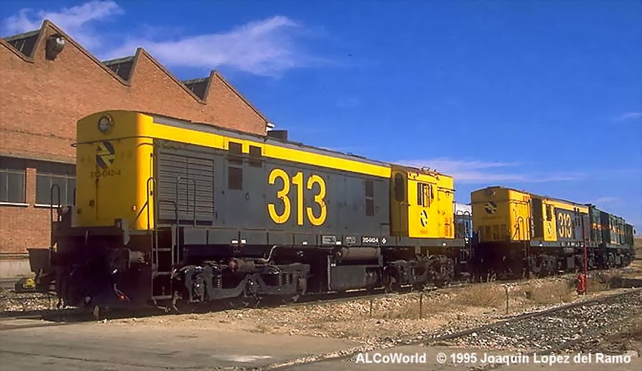 TREN 3D: Locomotoras 313-042-4 y 313-026-7