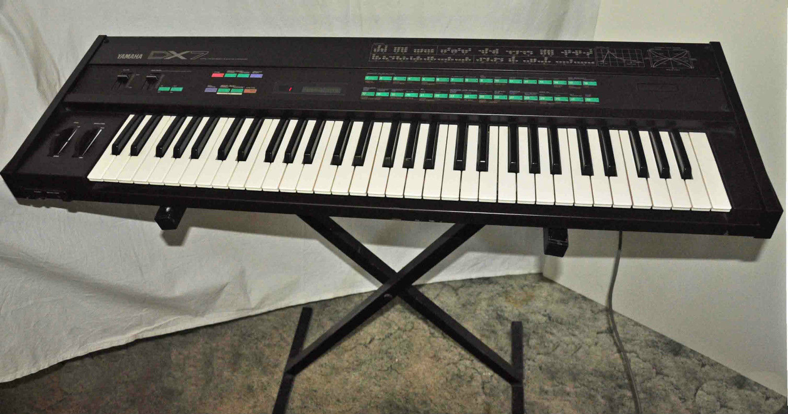 MATRIXSYNTH: Yamaha DX7 with 4 Bank Sound Card & Extras