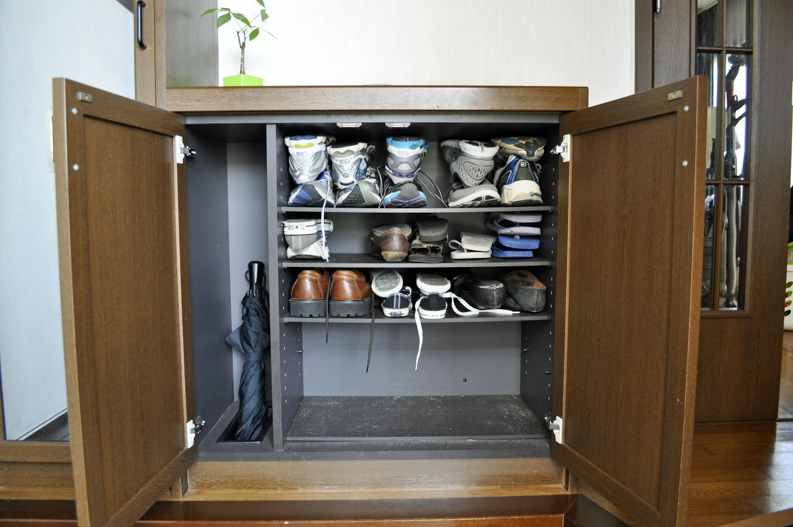 いきましょう！: Our genkan