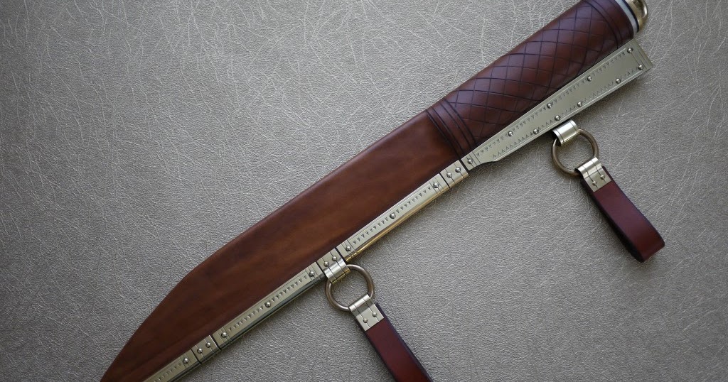 Audhumbla: Large and small broken back seax