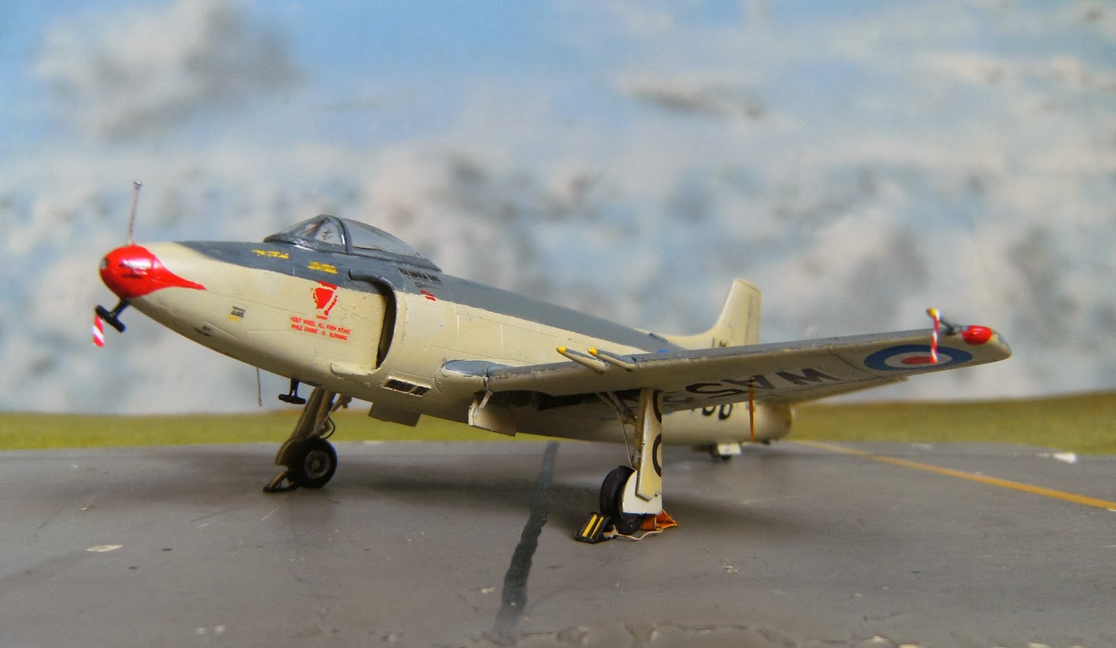 Happyscale-Modellbau: Supermarine Attacker - AZ-models 1/72