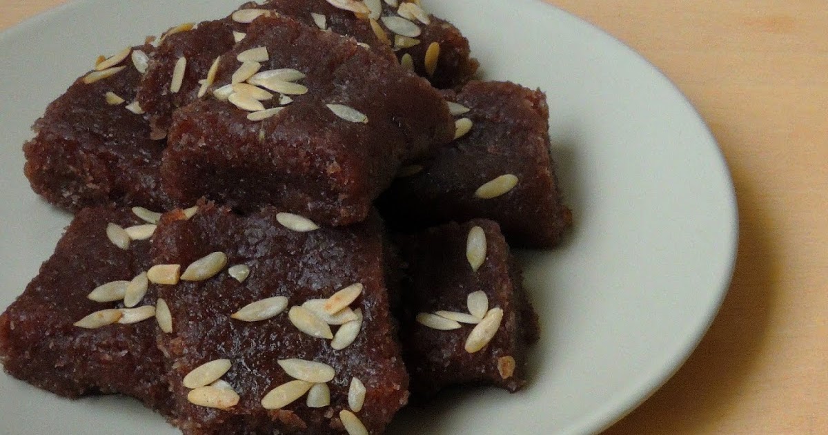 Priya's Versatile Recipes: Ragi Halbai/Fingermillet & Coconut Halwa