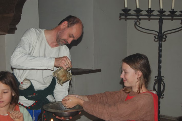 St. Thomas guild - medieval woodworking, furniture and other crafts ...