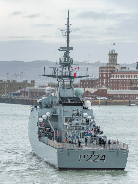 HMS “TRENT” ENTRA PELA PRIMEIRA VEZ EM PORTSMOUTH – Estratégia Global