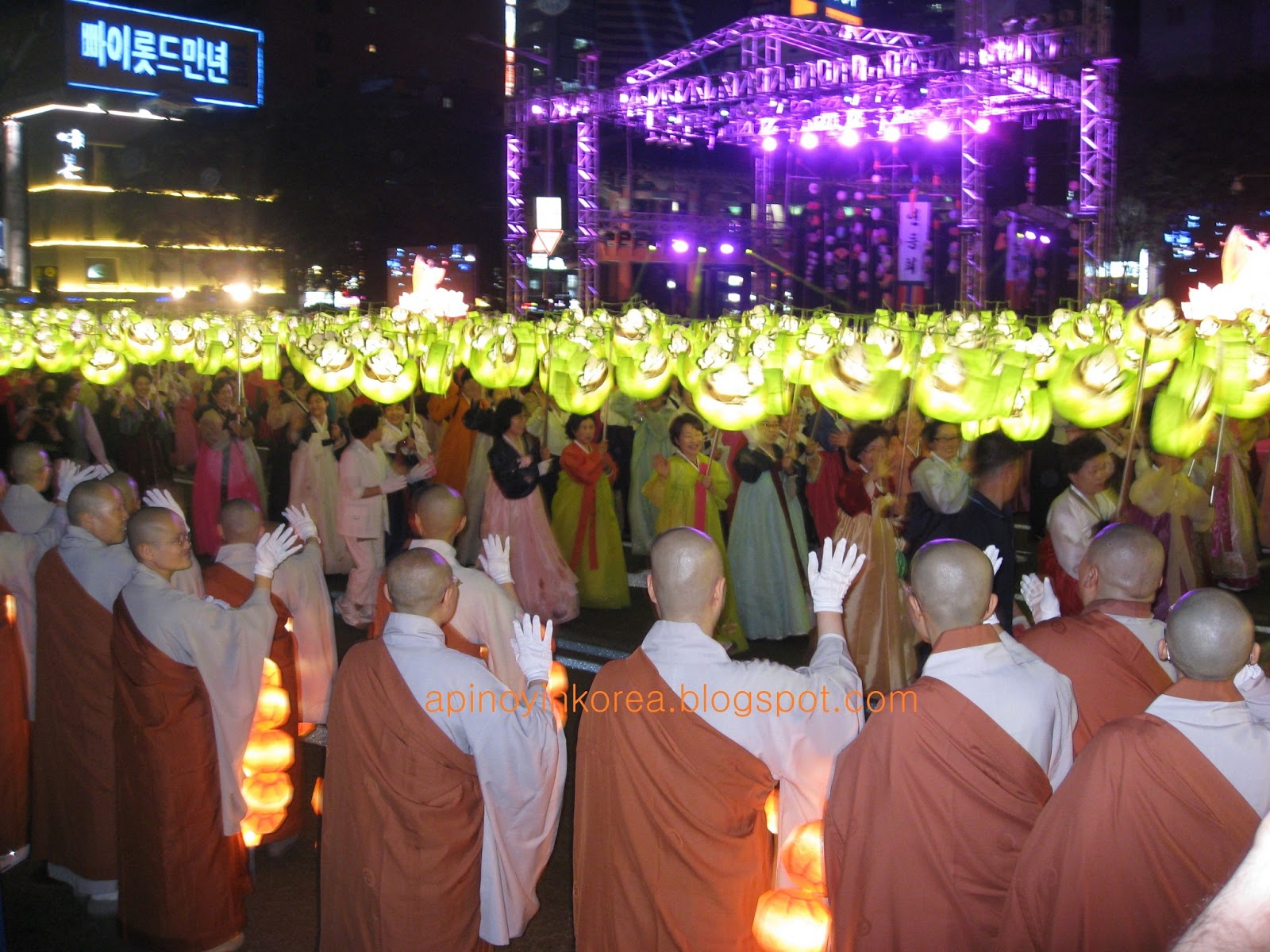 A Pinoy in Korea: The Very Colorful Lotus Lantern Parade!