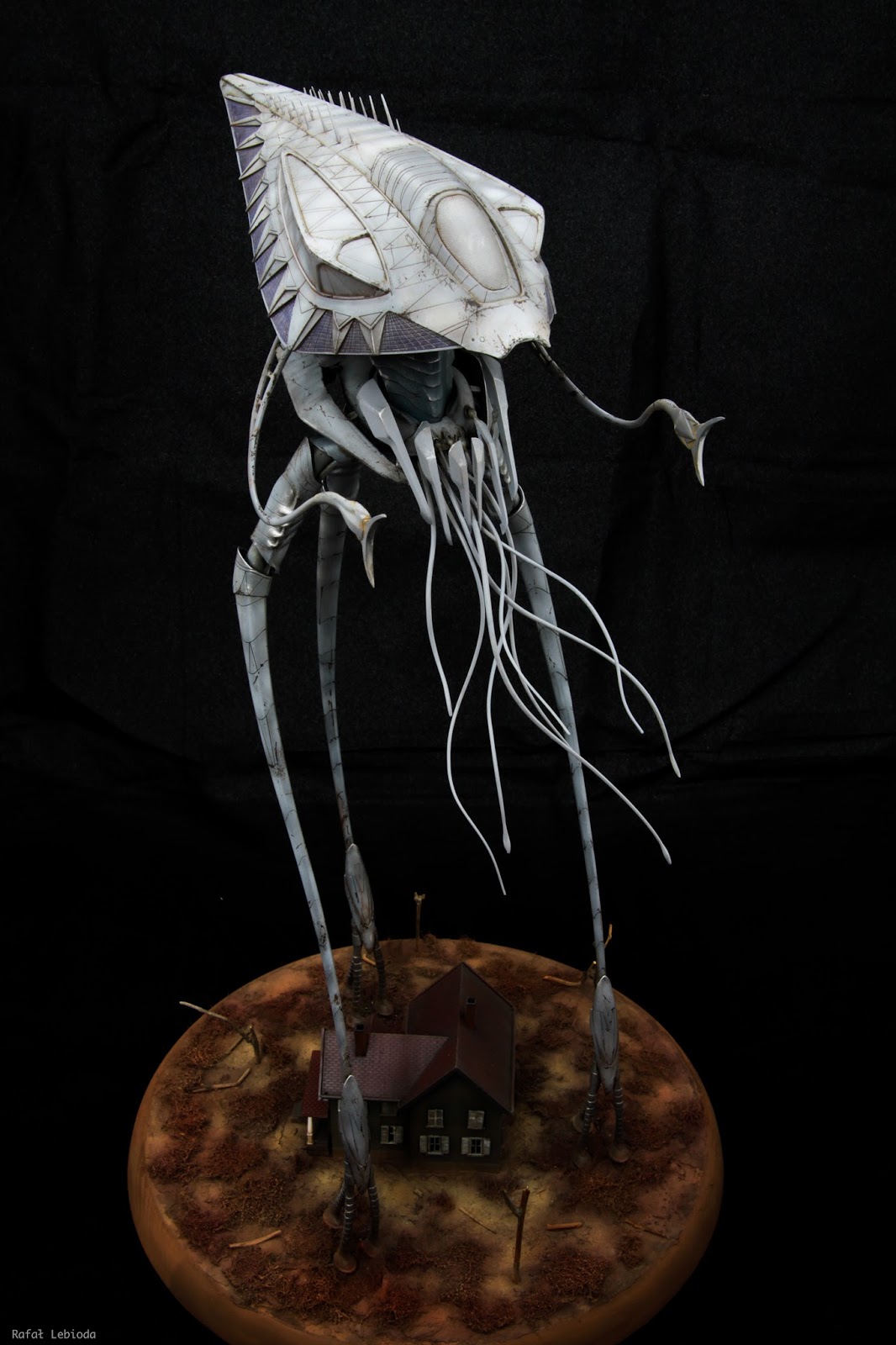 MODEL SECTOR: ALIEN TRIPOD ("War of the Worlds")