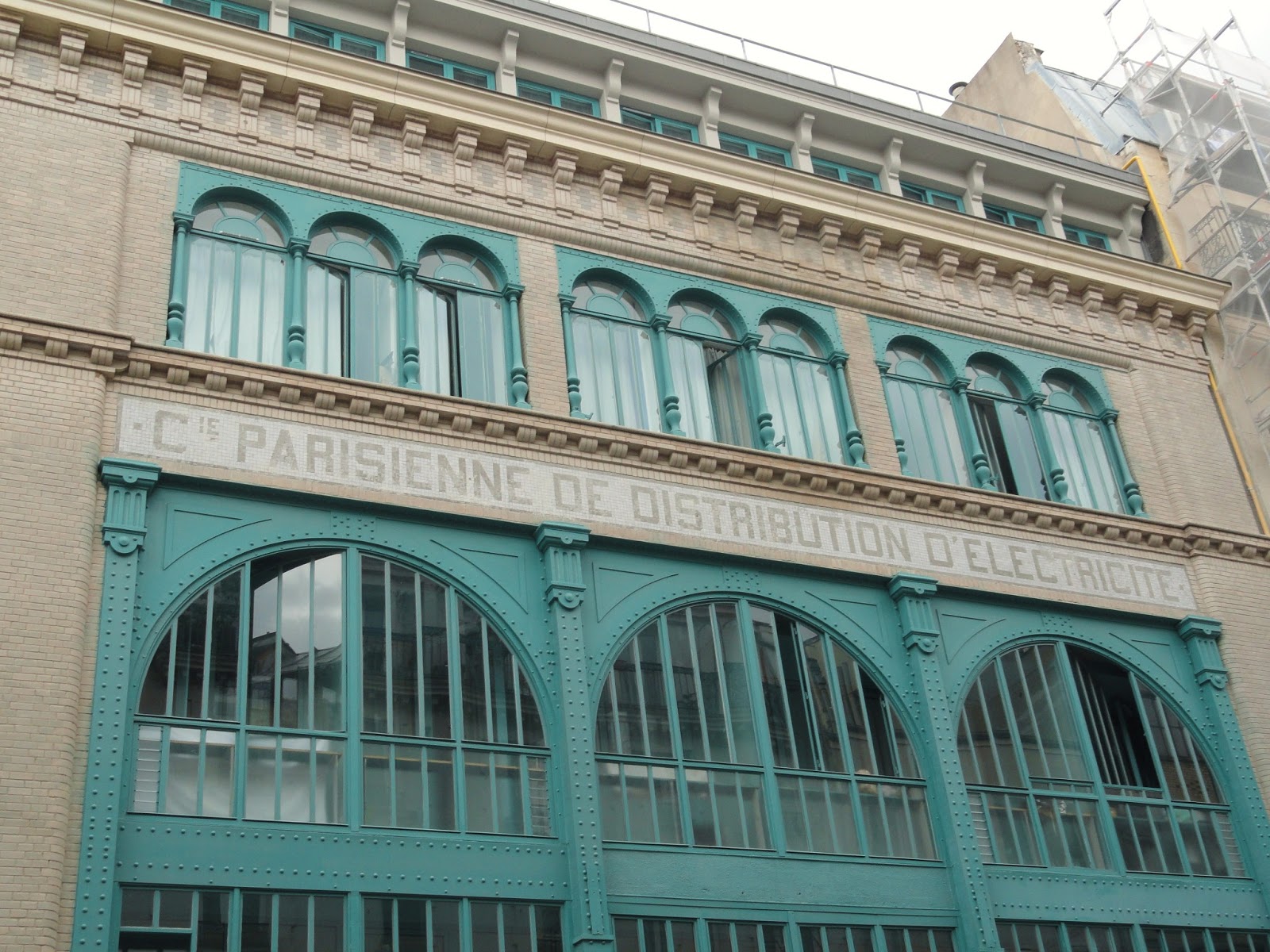 Des usines à Paris: Les trésors industriels de la rue Corbeau