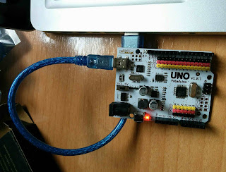 Teknepolis: Jugando con Arduino