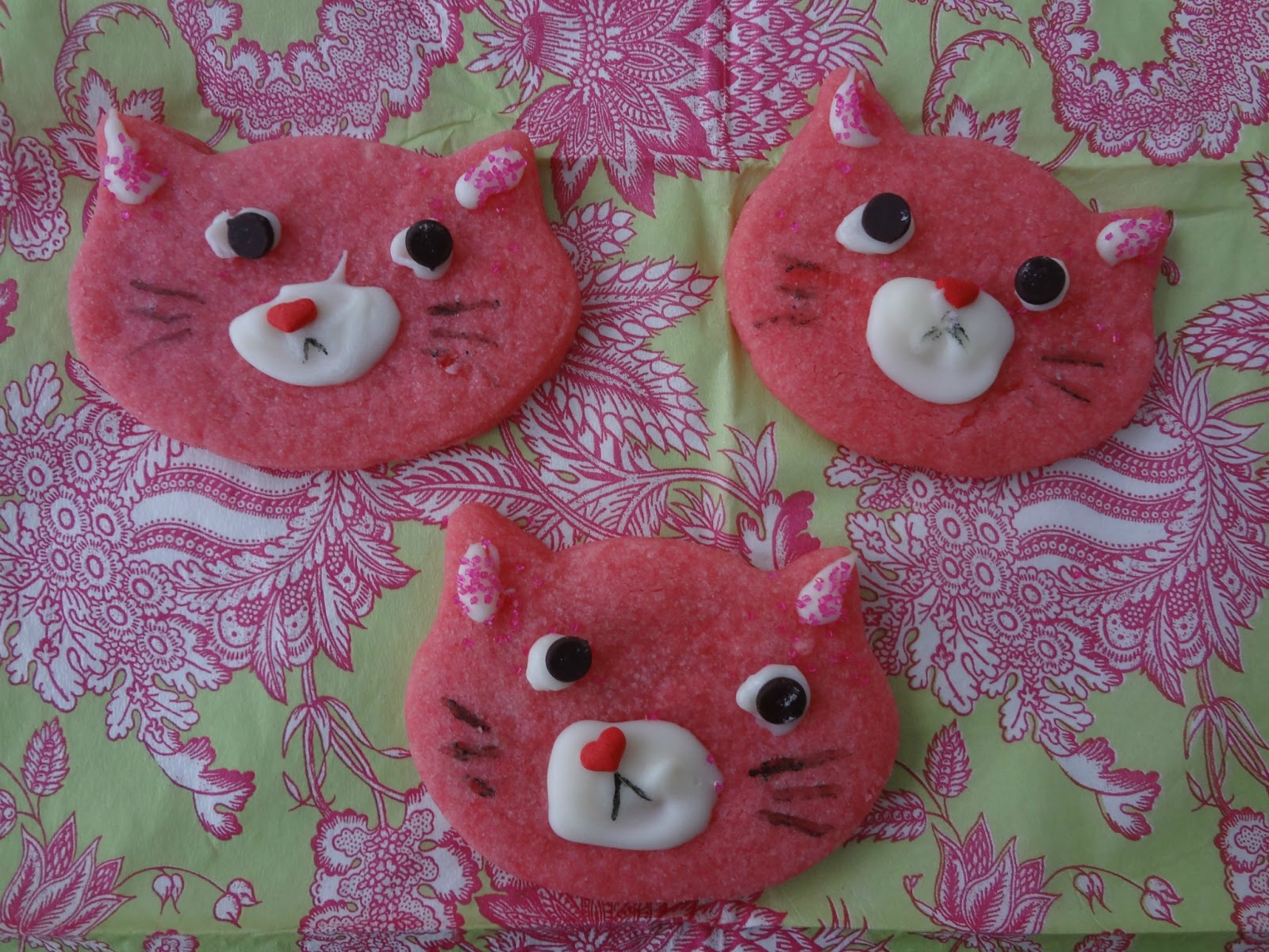 Bittersweet Lane: Cat Shortbread Cookies