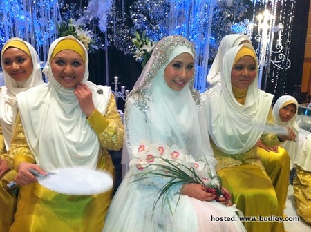 Secebis pemikiran...: 13 Gambar Perkahwinan Irma Hasmie Dan Redza Syah