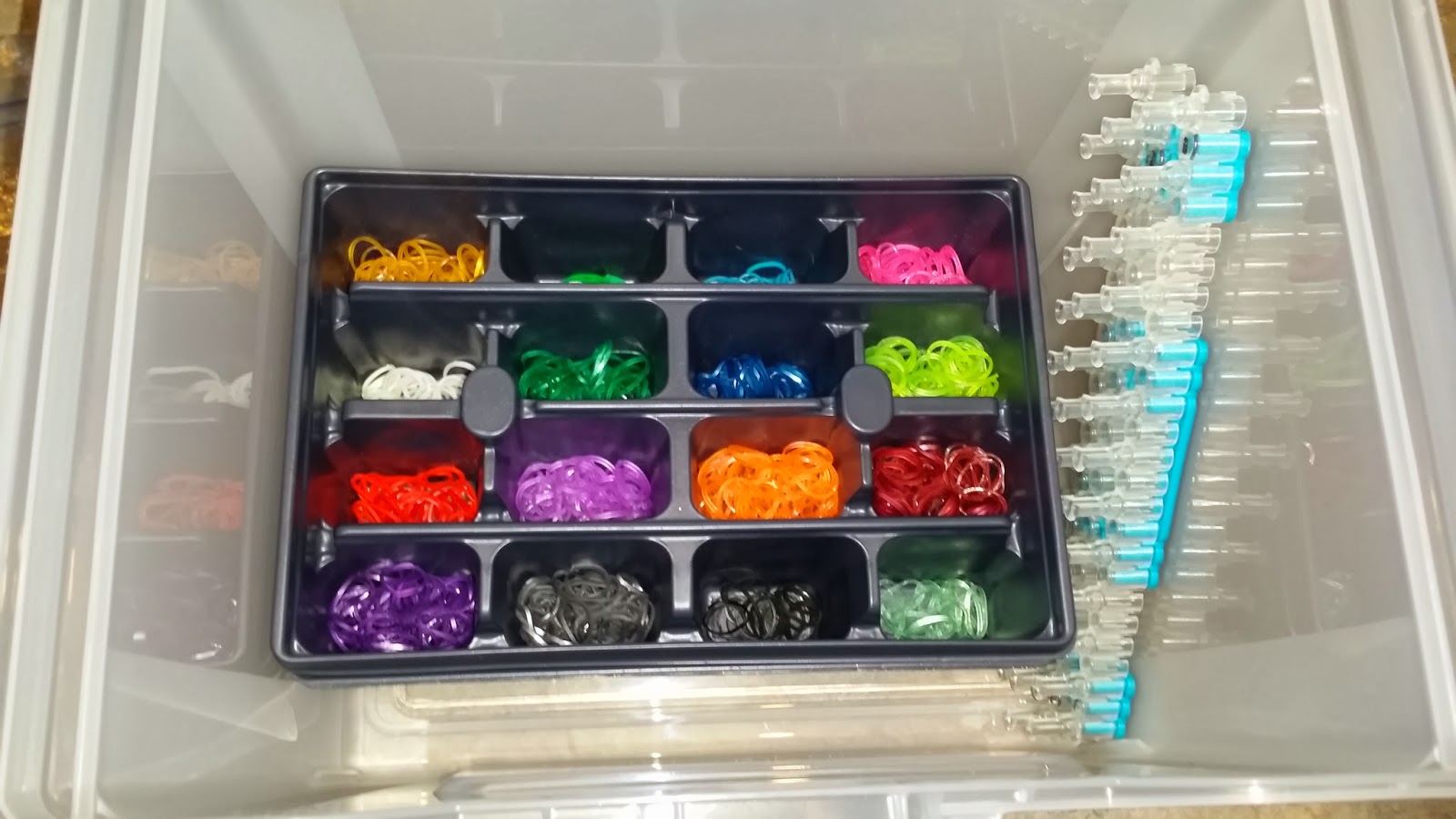 This is Sew Pinteresting: Low Cost Rainbow Loom Storage