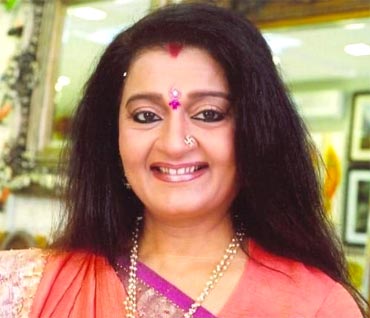 Apara Mehta Facts, Age, Wiki, Biography, Height, Weight, Affairs, Net ...