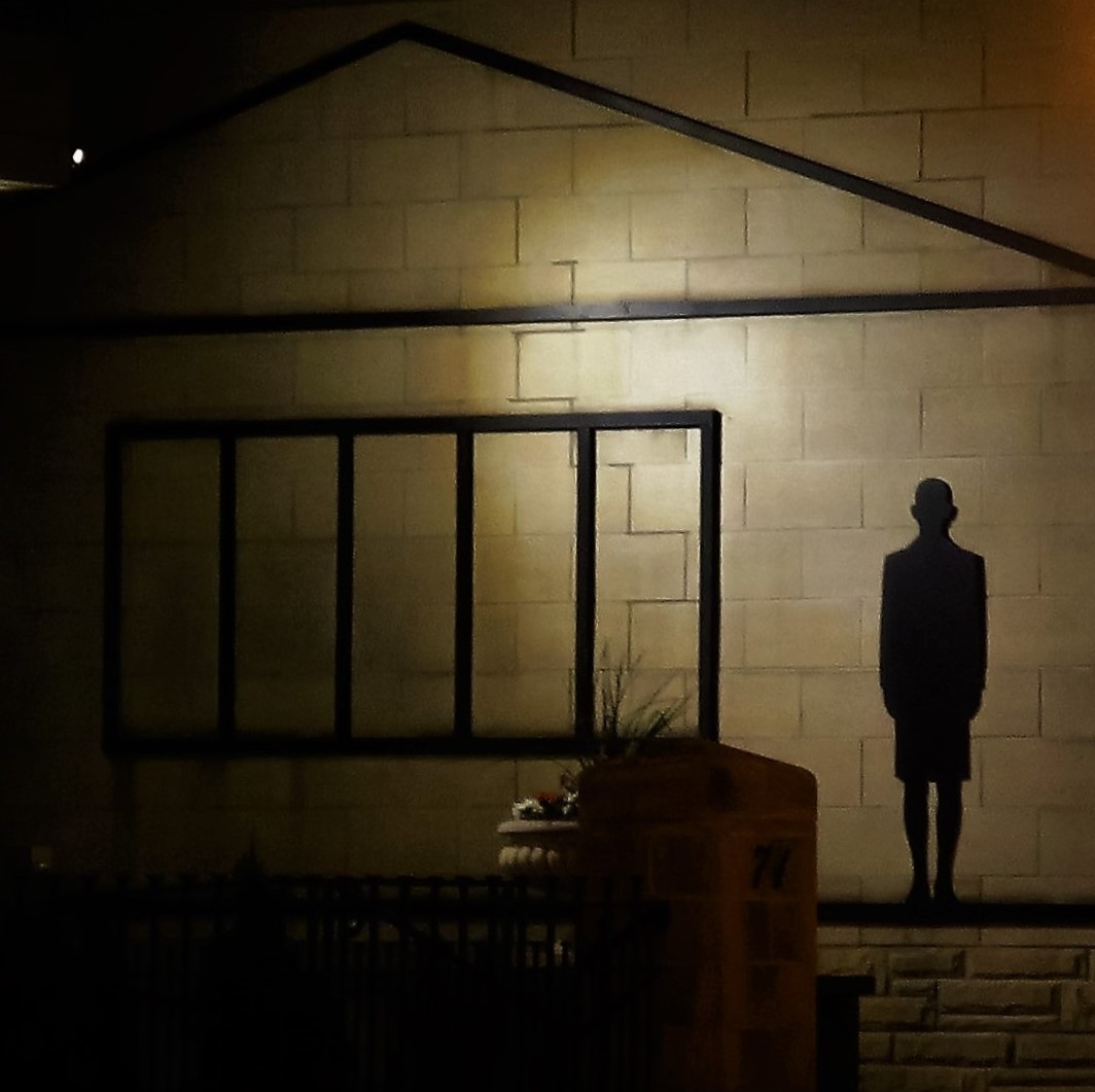 Living Rootless: Toronto: Standing