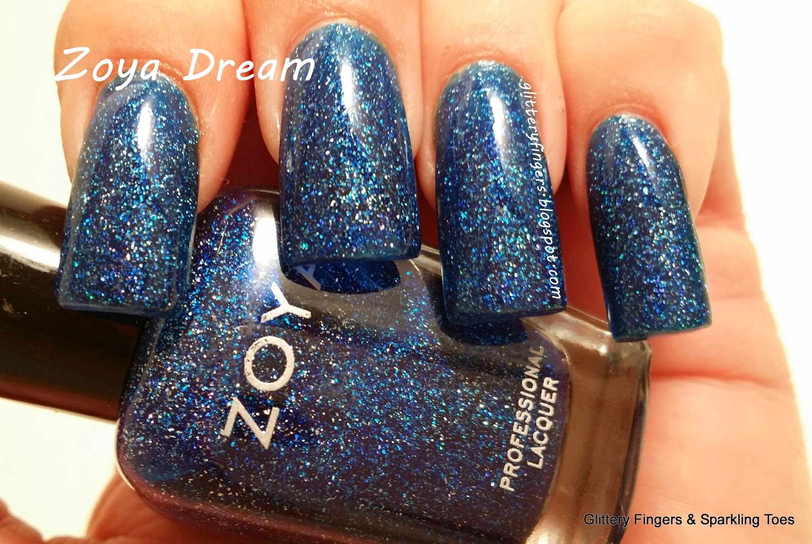Glittery Fingers & Sparkling Toes: Review: Zoya Dream