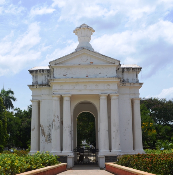Pondicherry Tourism: Aayi Mandapam (Park Monument), Pondicherry