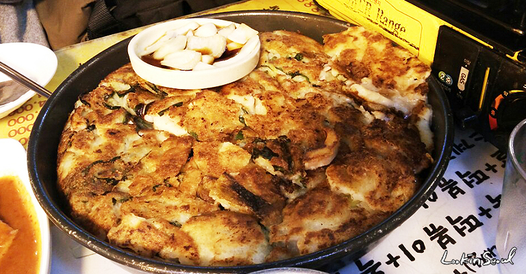 Pajeon-Korean style pancake and Pajeon alley near Kyung Hee University ...