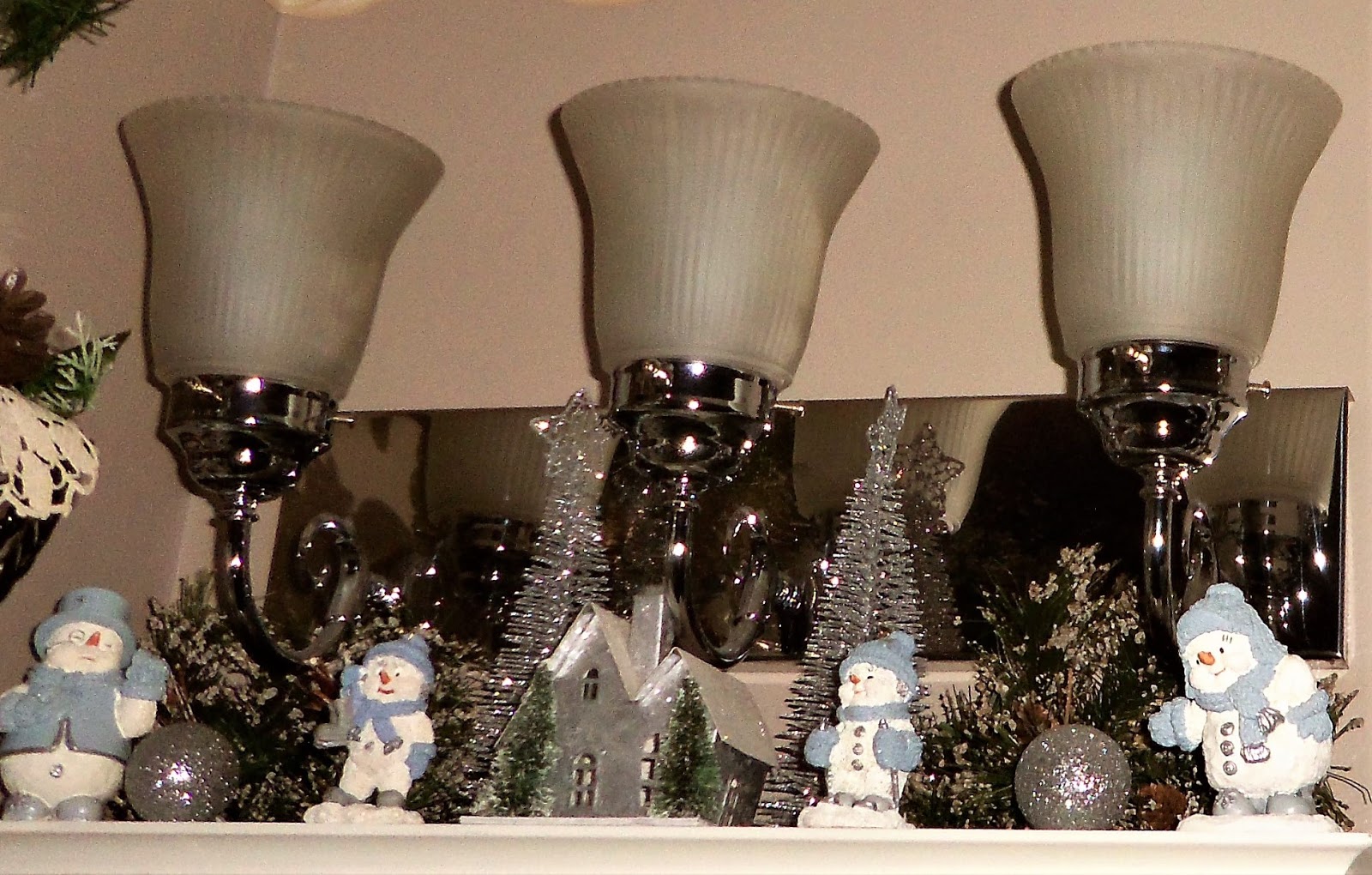 A DEBBIE-DABBLE CHRISTMAS: Winter Wonderland in the Powder Room ...