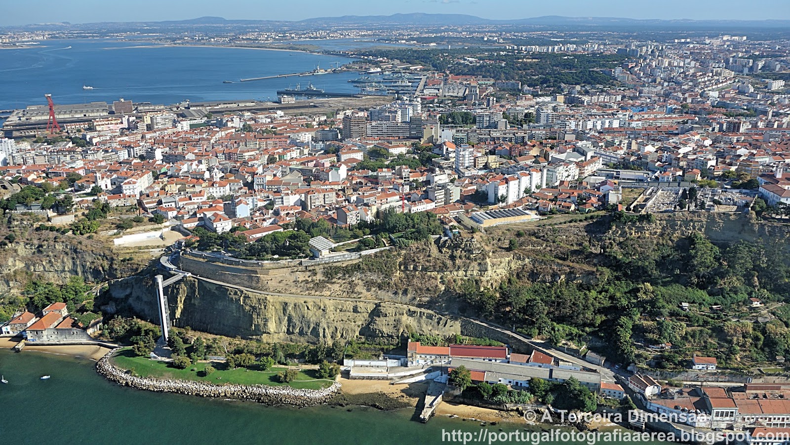 A Terceira Dimensão: Almada